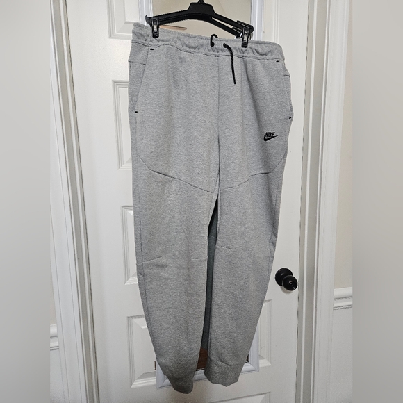 Nike | Pants | Nike Tech Fleece Pants Xl Excellent Condition | Poshmark